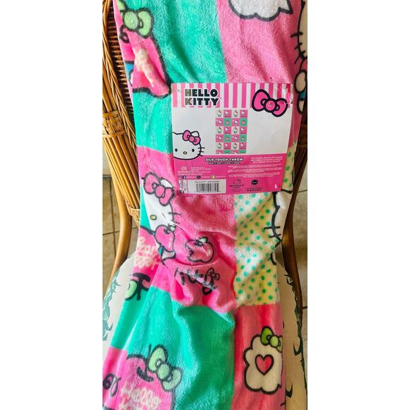 Hello Kitty | Bedding | Hello Kitty Apple Boxes Ross Silk Touch Throw 5 ...
